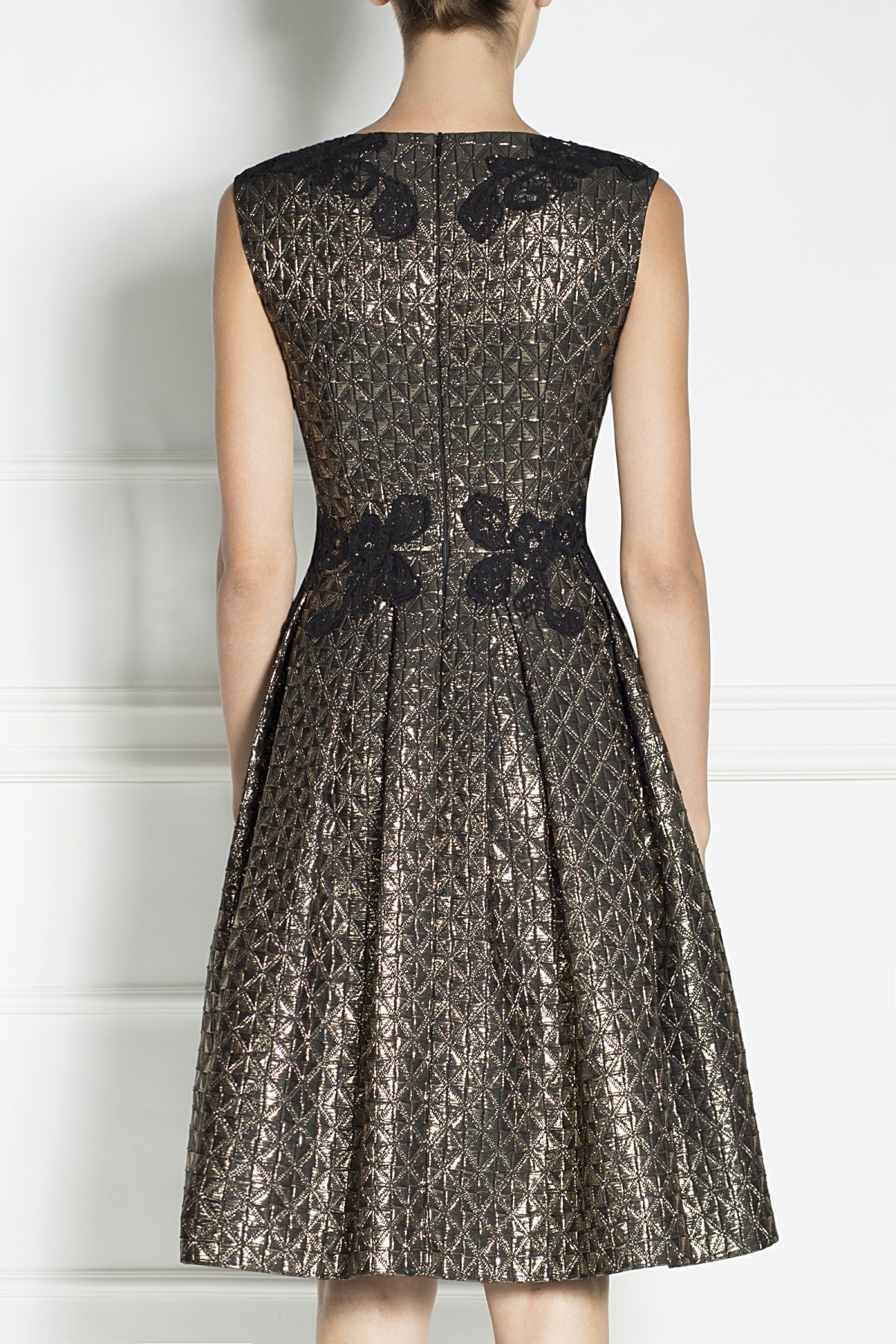 “A” shape dress with metallic thread | RS7924 | NISSA